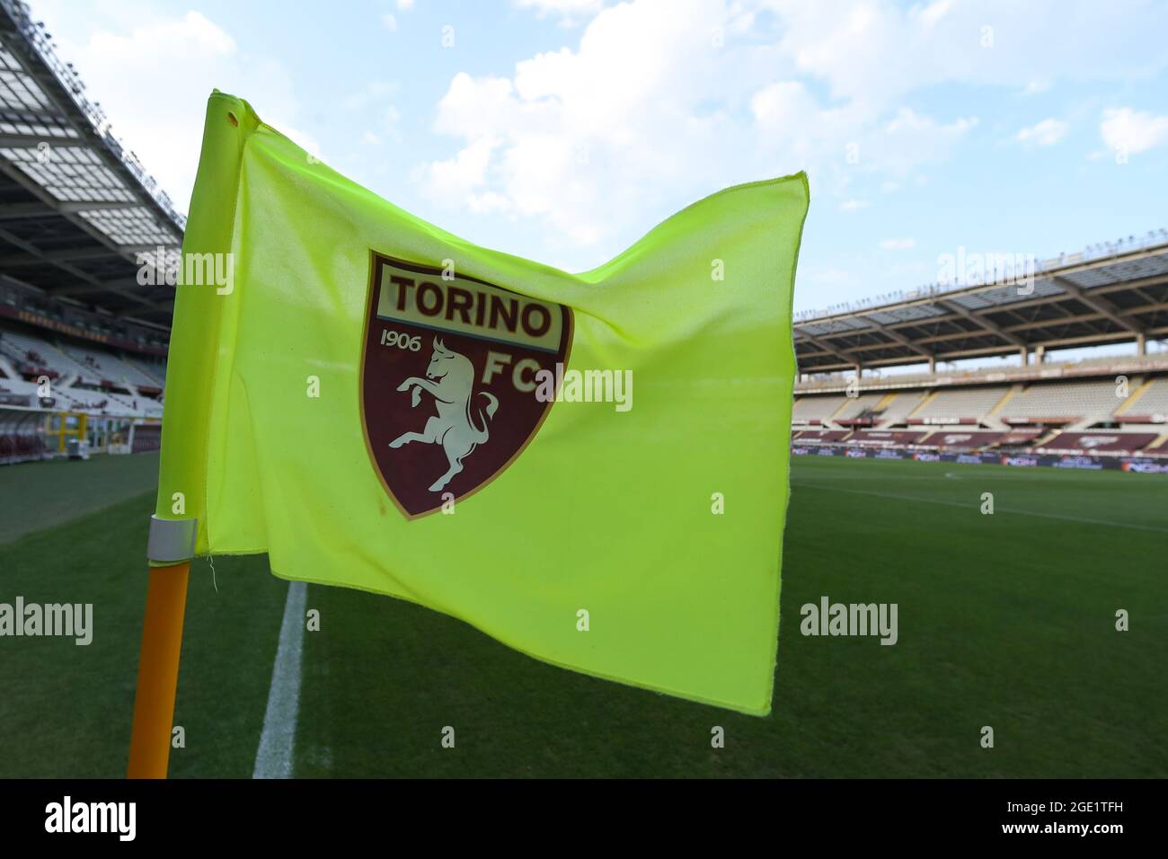 Corner flags hi-res stock photography and images - Alamy