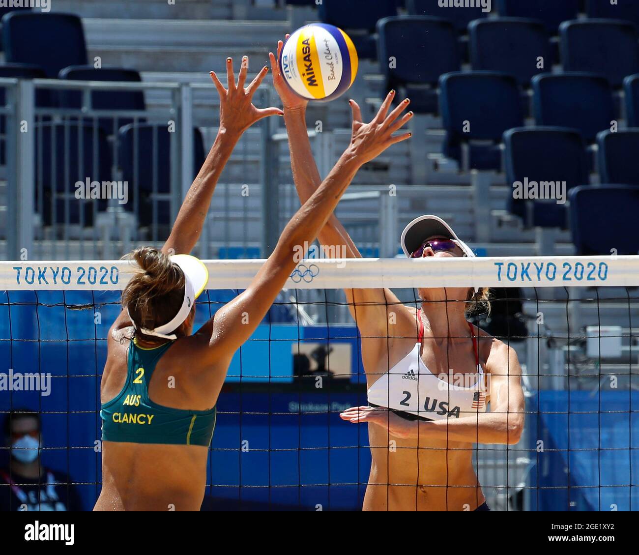Tokyo, Kanto, Japan. 6th Aug, 2021. April Ross (USA) and Alix Klineman ...