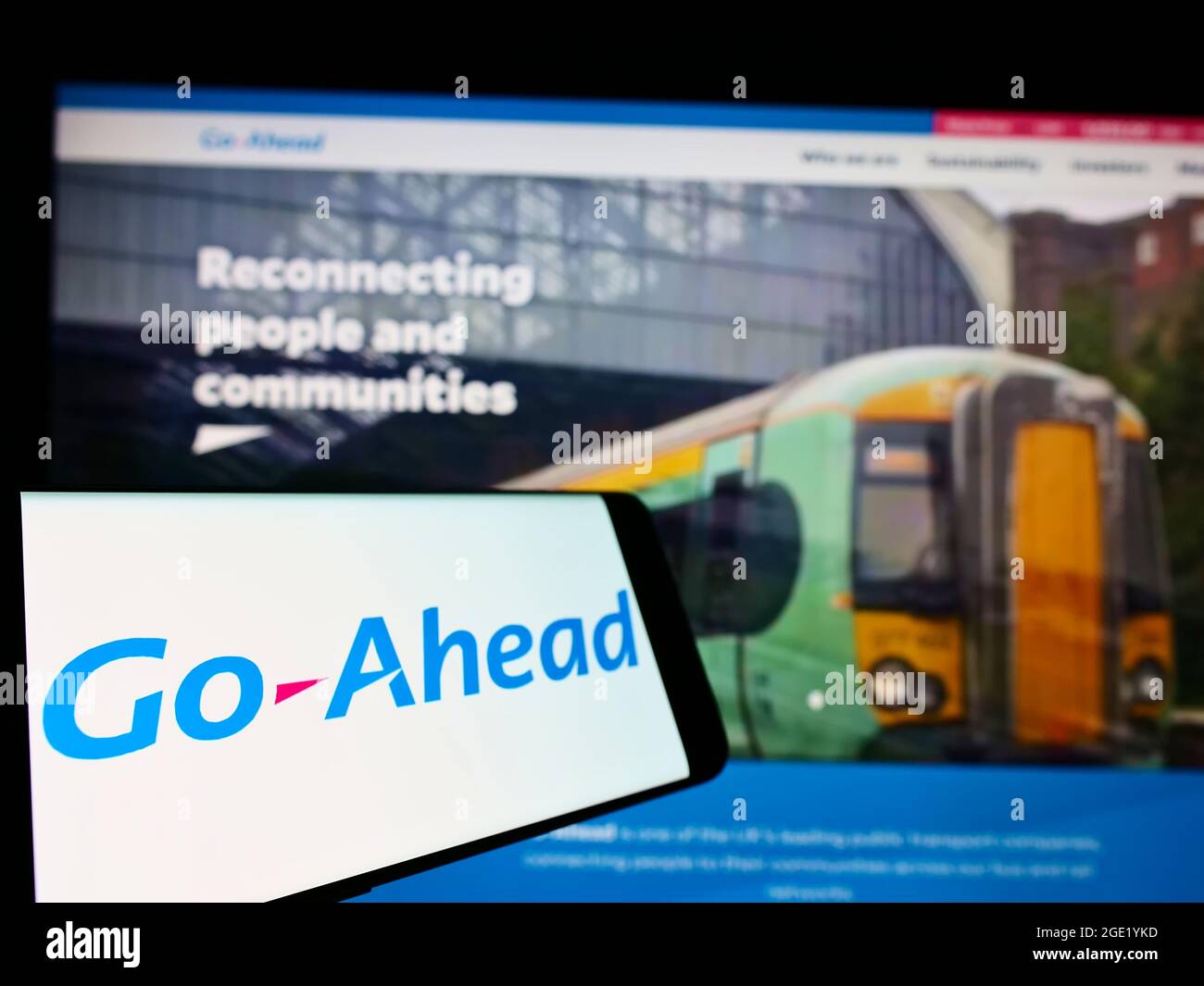 Go ahead bus silhouette hi-res stock photography and images - Alamy