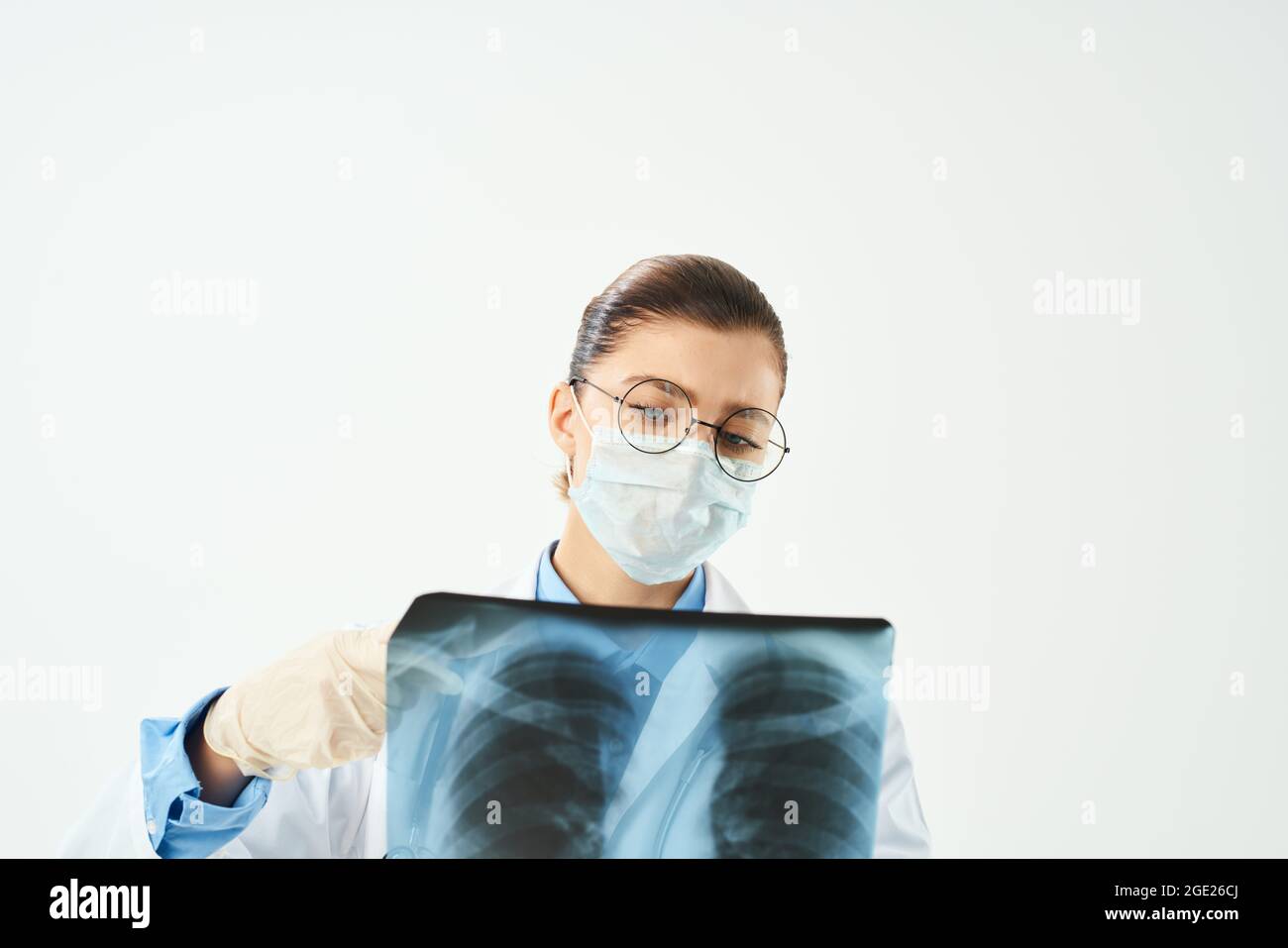 doctor wearing medical mask x-ray examination diagnosis hospital Stock ...