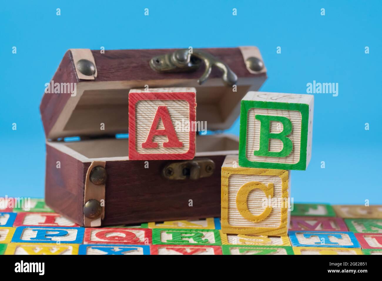 Letter b building block alphabet hi-res stock photography and images ...