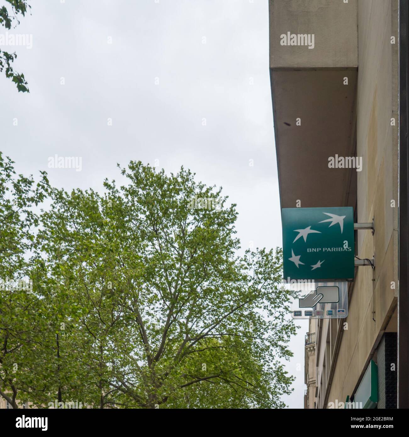Bnp Paribas Icon Logo High Resolution Stock Photography and Images - Alamy