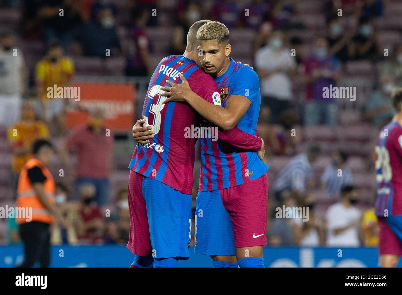 Gerard Pique Of Fc Barcelona With Ronald Araujo Of Fc Barcelona During