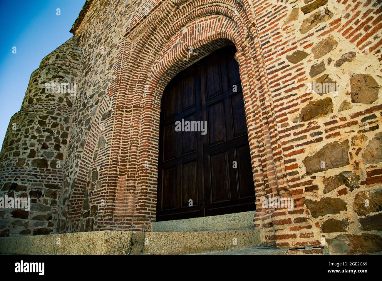 Facades on courtyard castle hi-res stock photography and images - Alamy