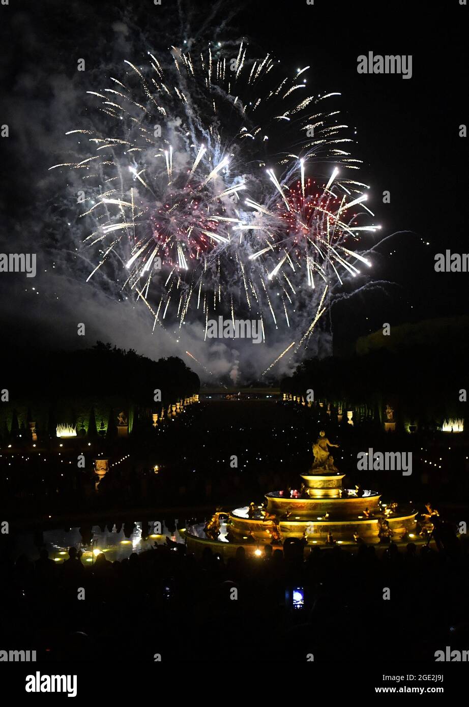 The Nocturnes de feu (nocturnal fire) at the Palace of Versailles ...