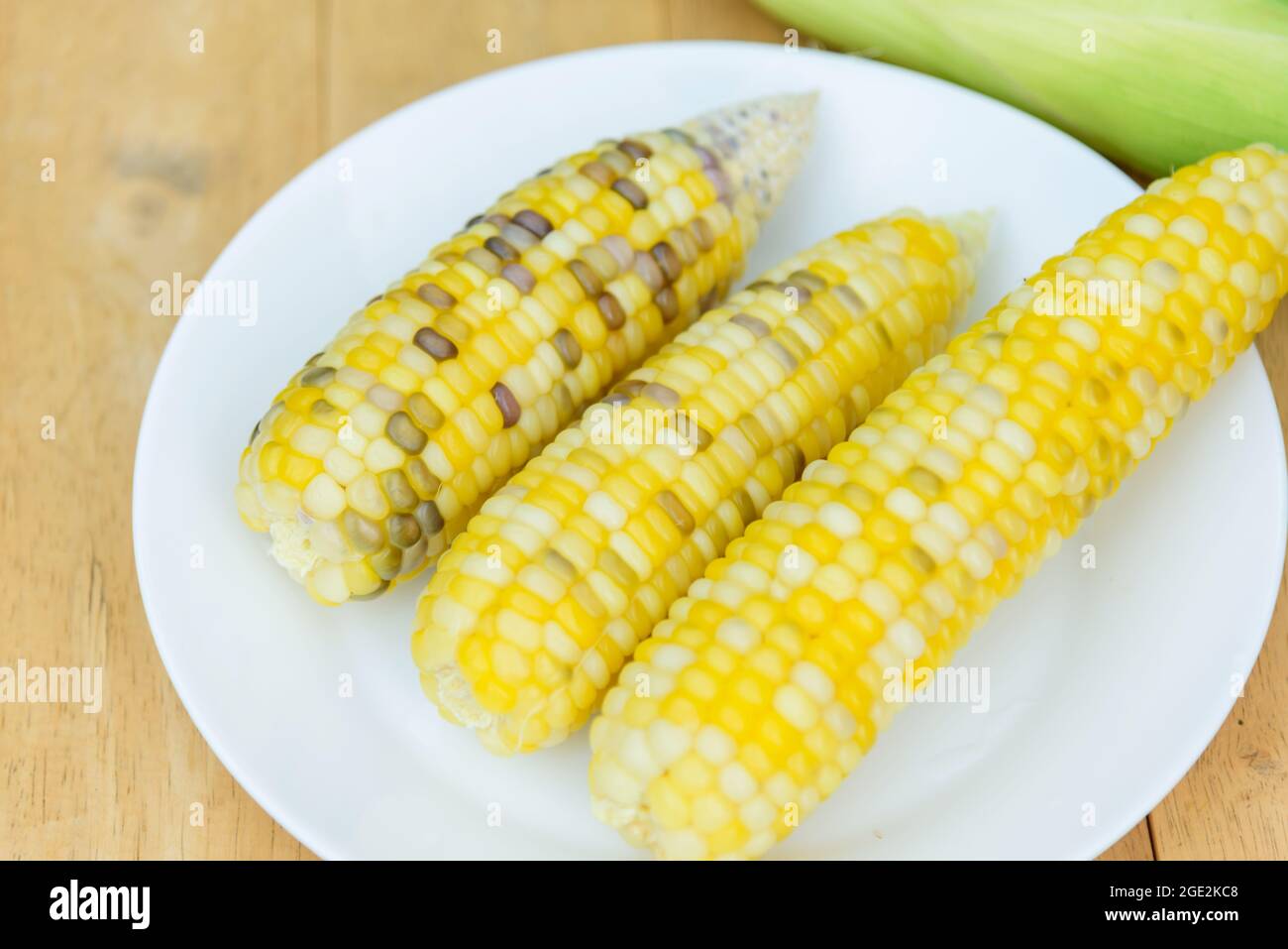 Boiled white corn kernels hi-res stock photography and images - Alamy