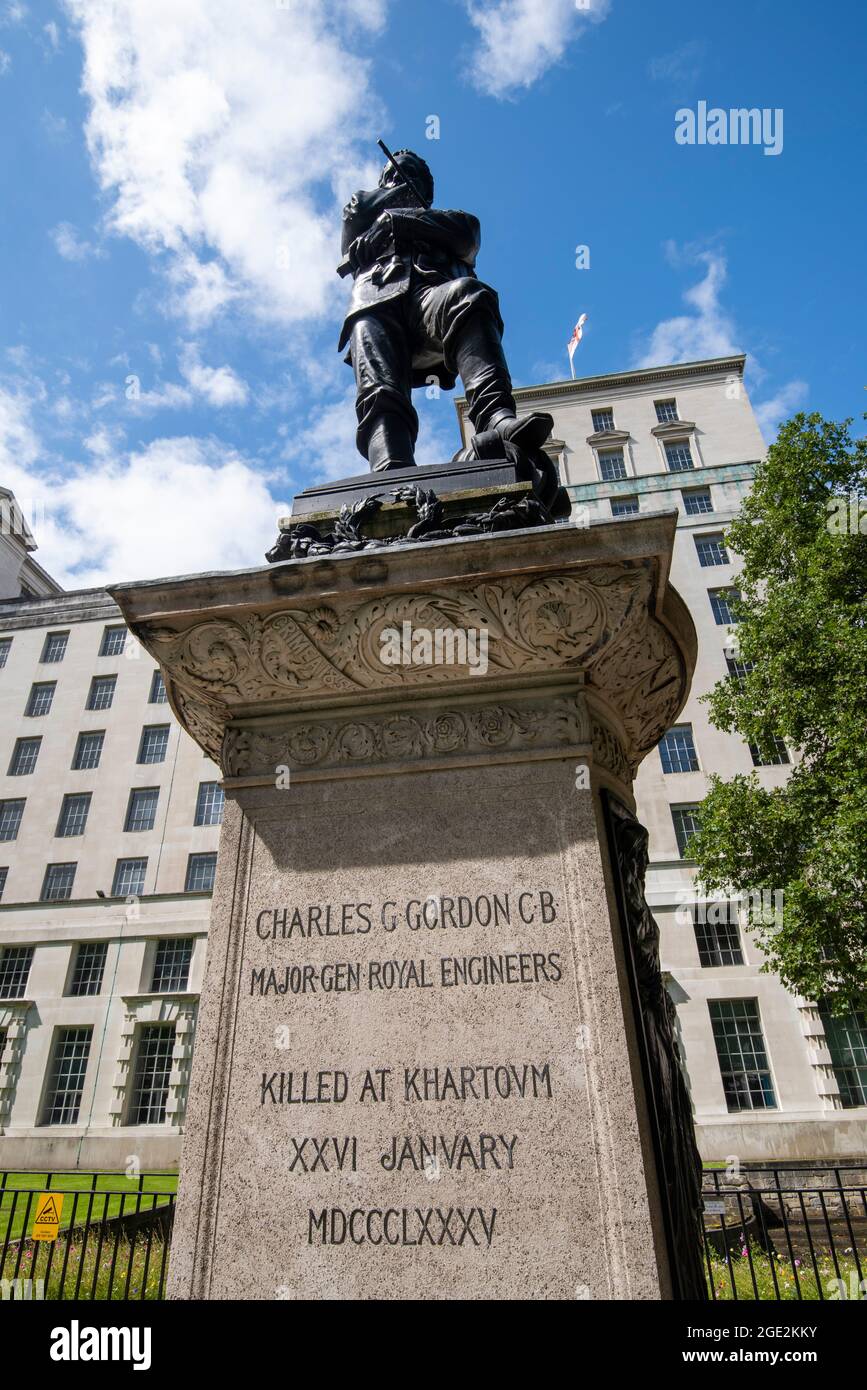 Statue of General George Gordon in Victoria Embankment Gardens in ...