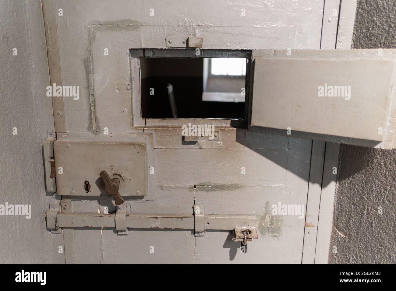 Old cell door hi-res stock photography and images - Alamy