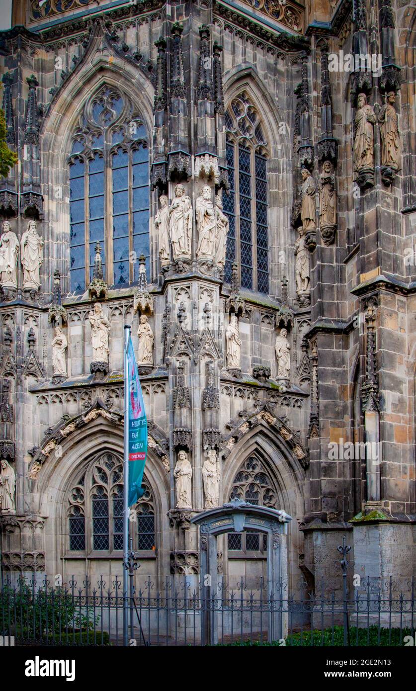 AACHEN, GERMANY. OCTOBER 04, 2020. Aachen cathedral. Statues of a ...