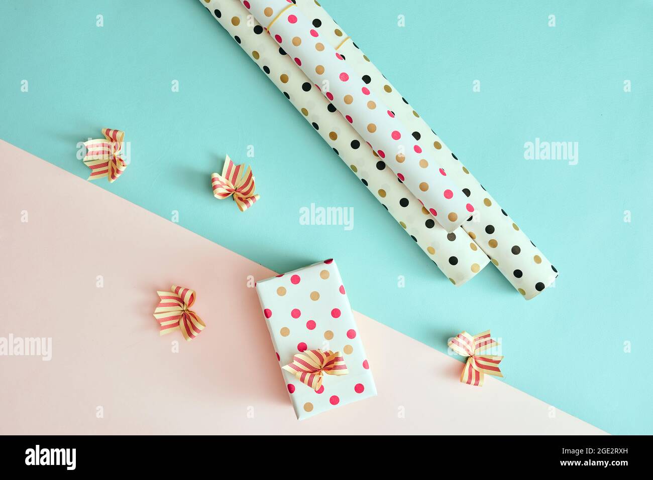 Roll wrapping paper box hi-res stock photography and images - Alamy