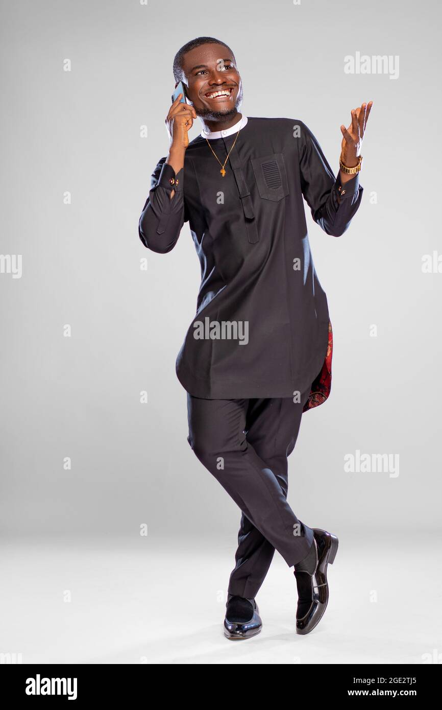Black guy making phone call hi-res stock photography and images - Alamy