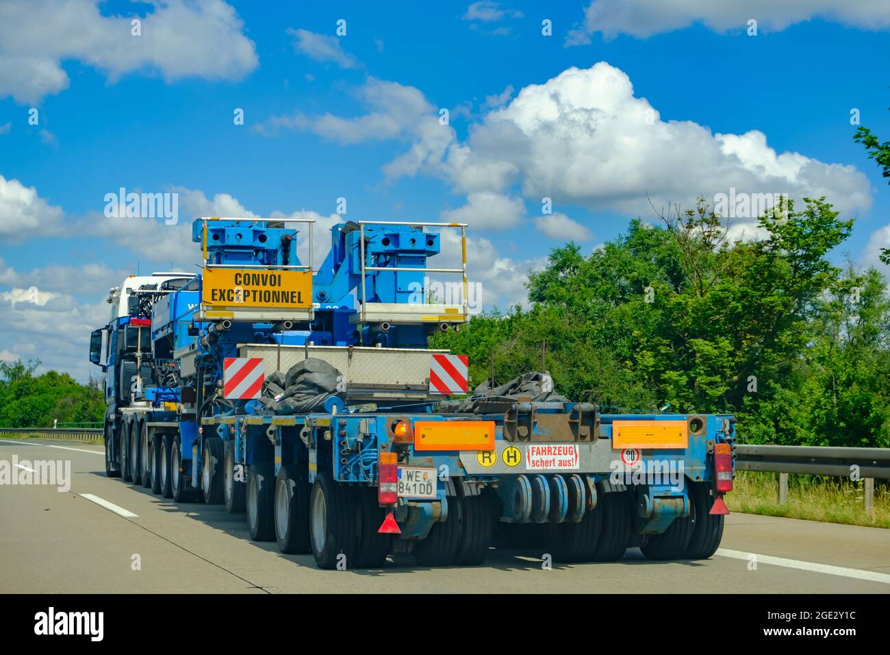 Low loader empty hi-res stock photography and images - Alamy