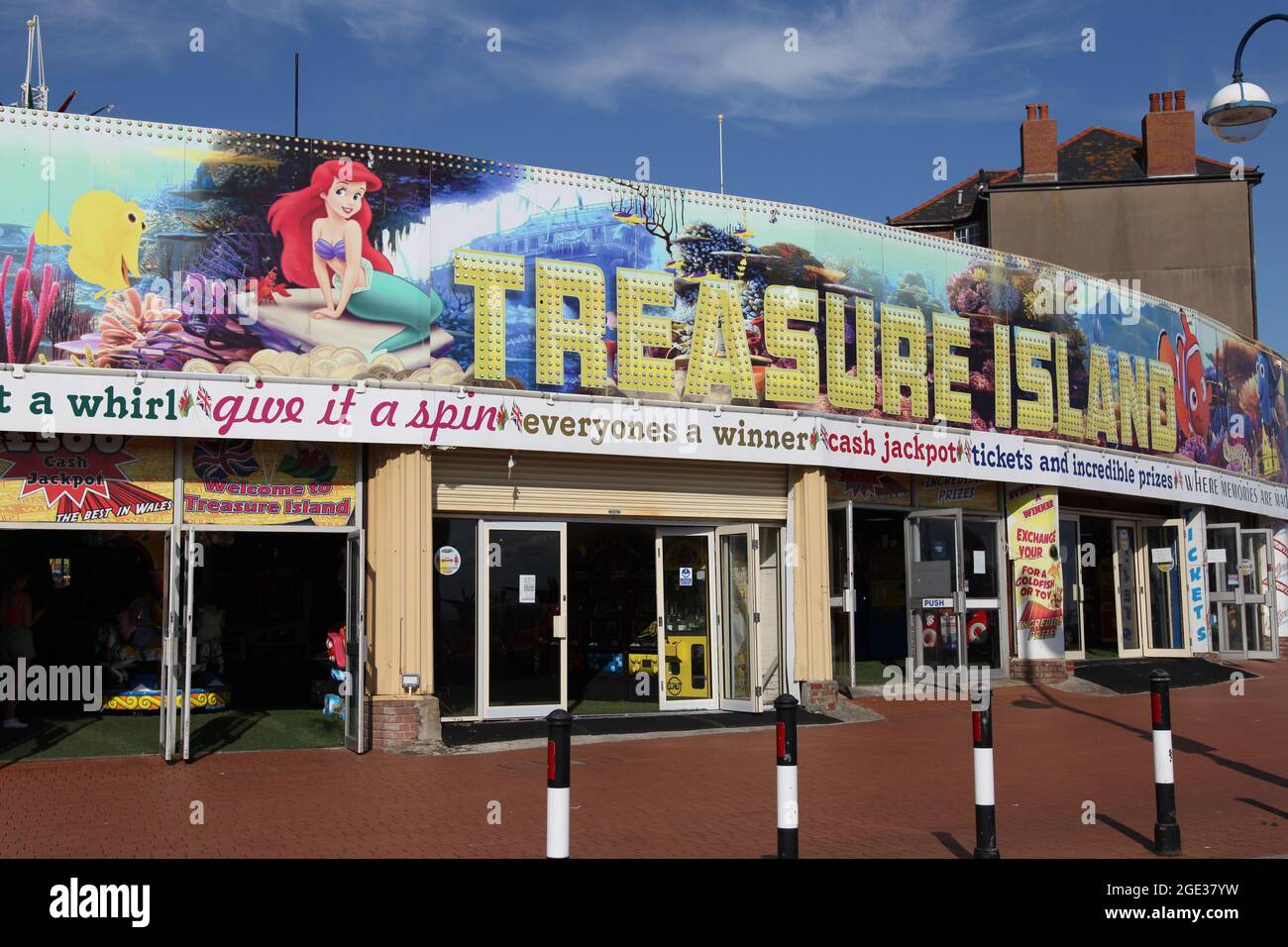 Henry Danters Treasure Island amusements arcade, Paget Road, Barry ...