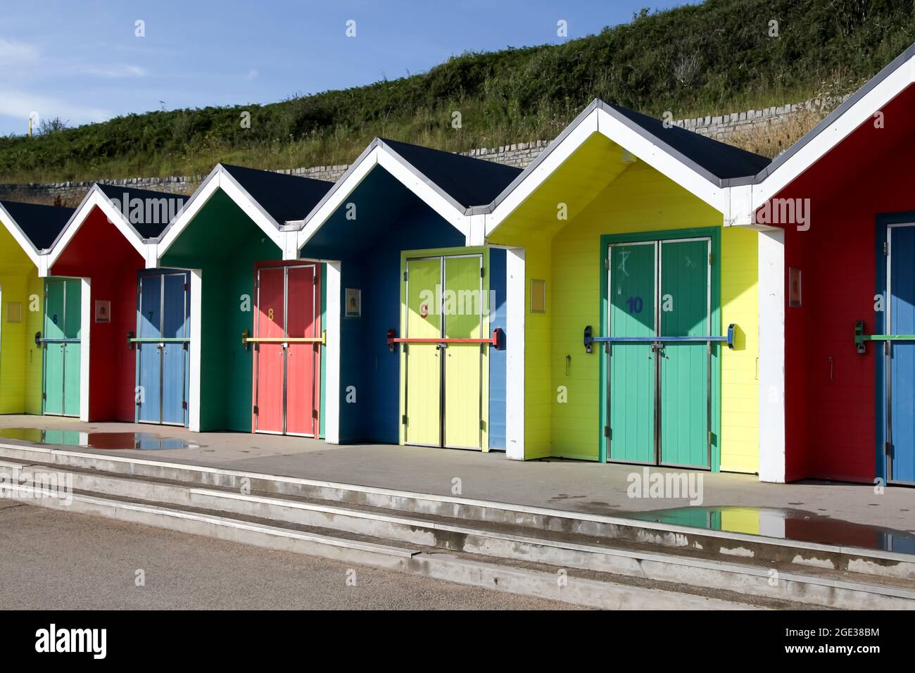Barry island promenade hi-res stock photography and images - Alamy