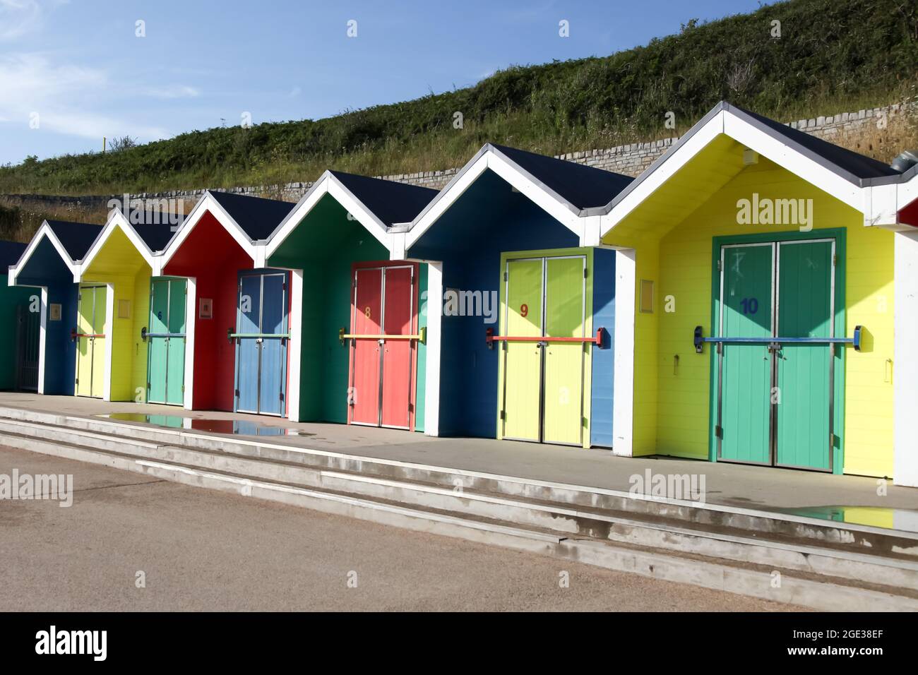 Barry island promenade hi-res stock photography and images - Alamy