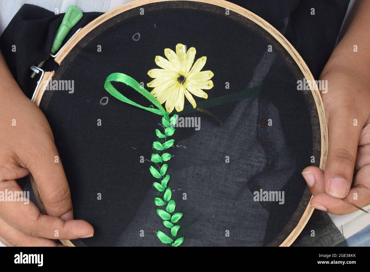 Hand embroidery flower design, Handicraft embroider flower design, Hand ...