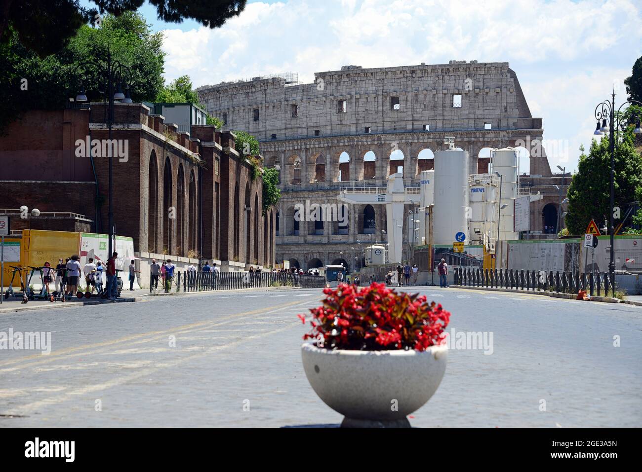 Via dei Fori Imperiali, view of old Rome Stock Photo - Alamy