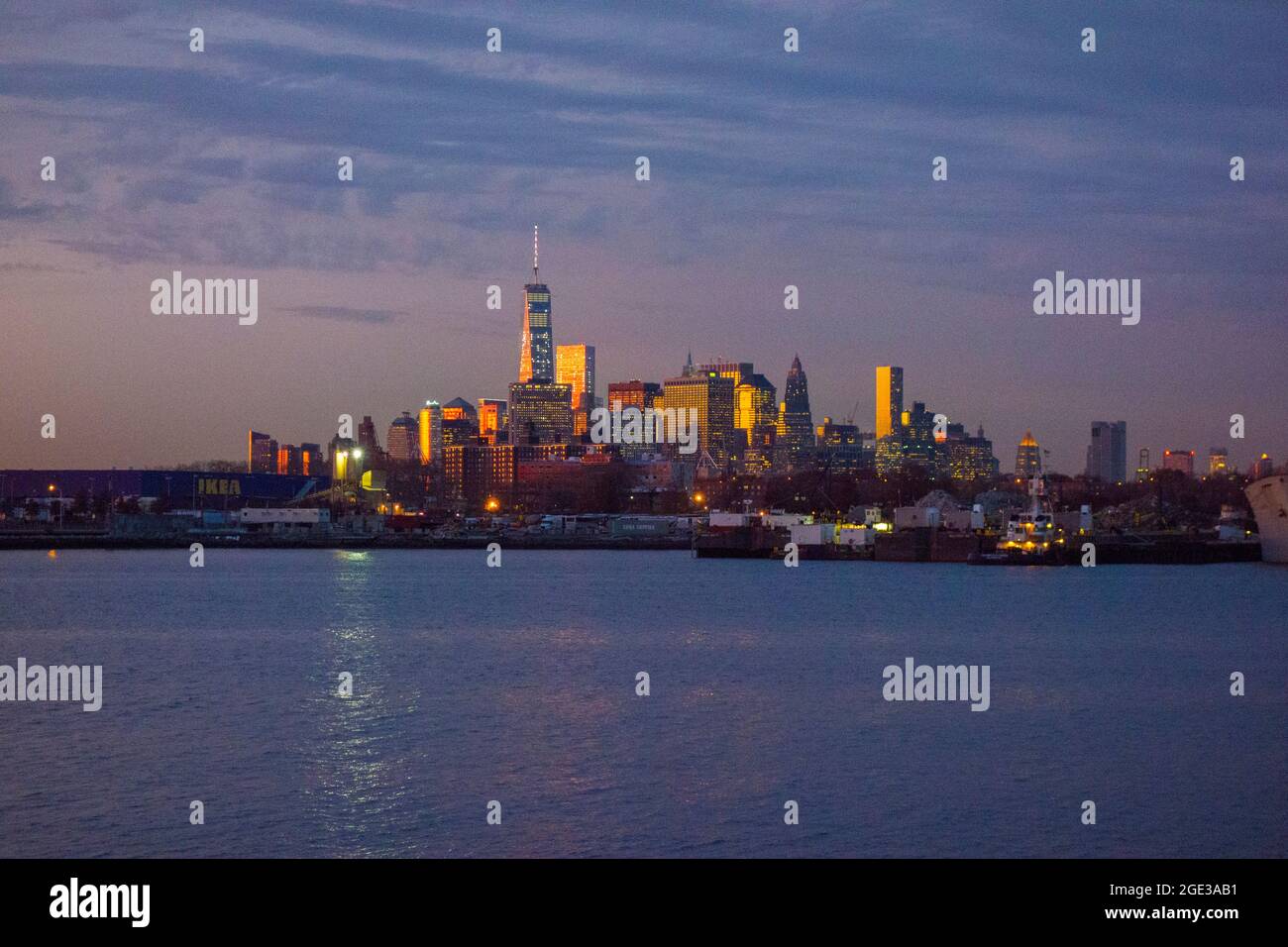 sunset in lower Manhattan from Brooklyn NYC Stock Photo - Alamy