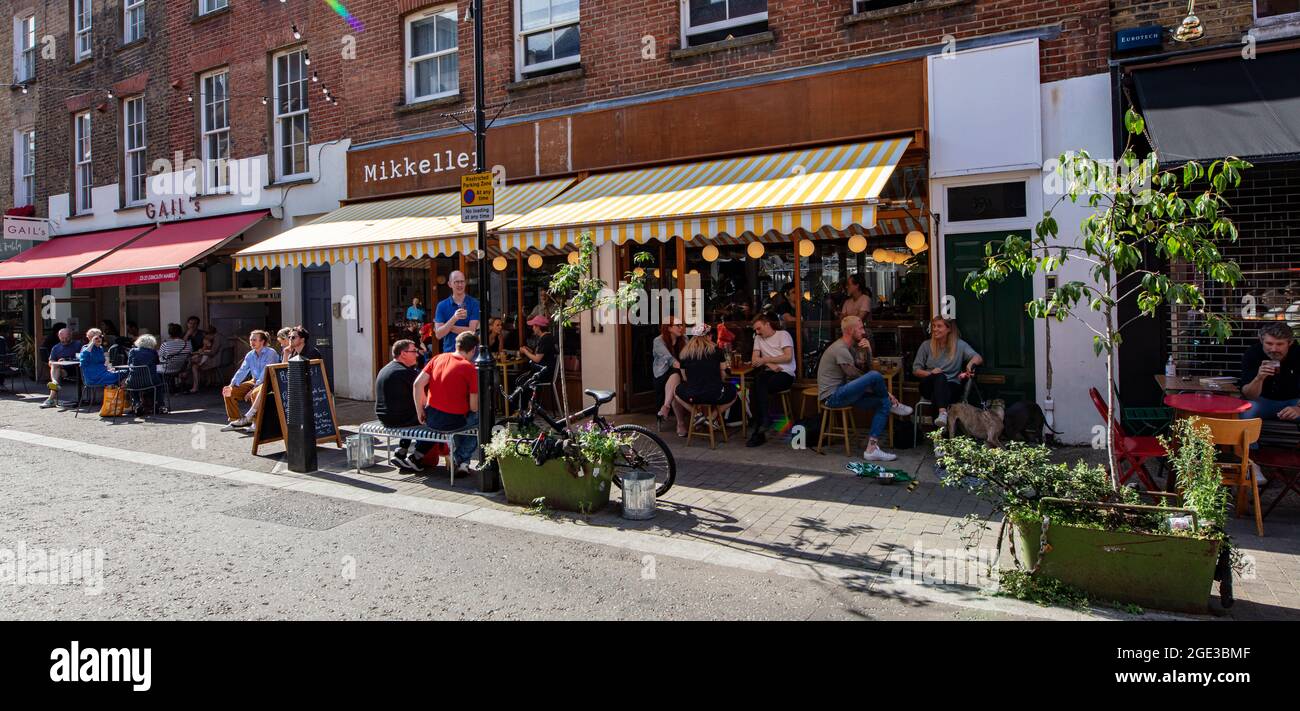 Exmouth arms market pub hi-res stock photography and images - Alamy