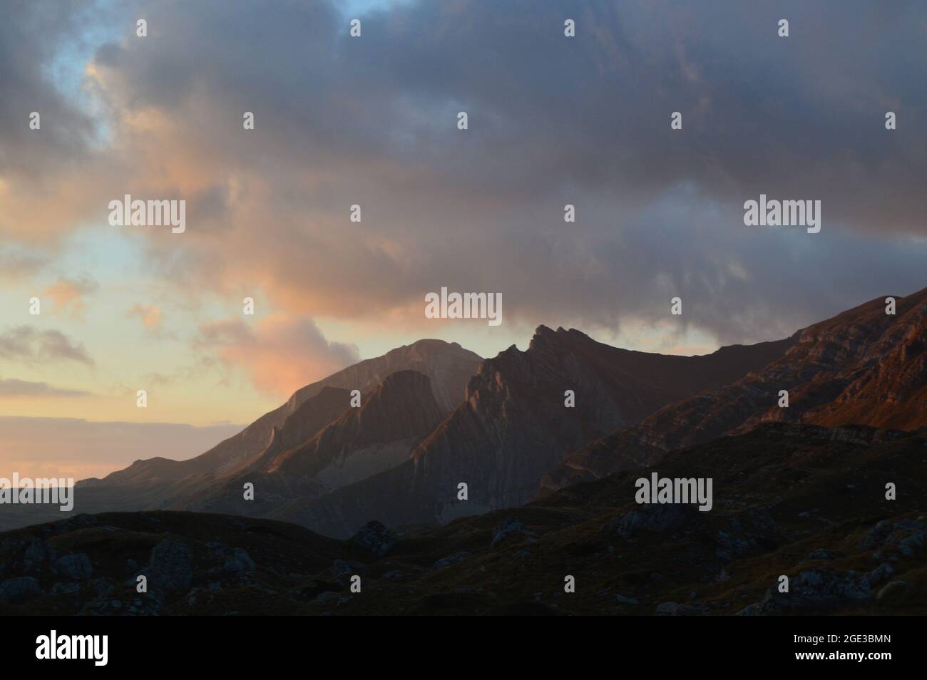 Hiking trail on Tara river and Durmitor mountain Stock Photo - Alamy
