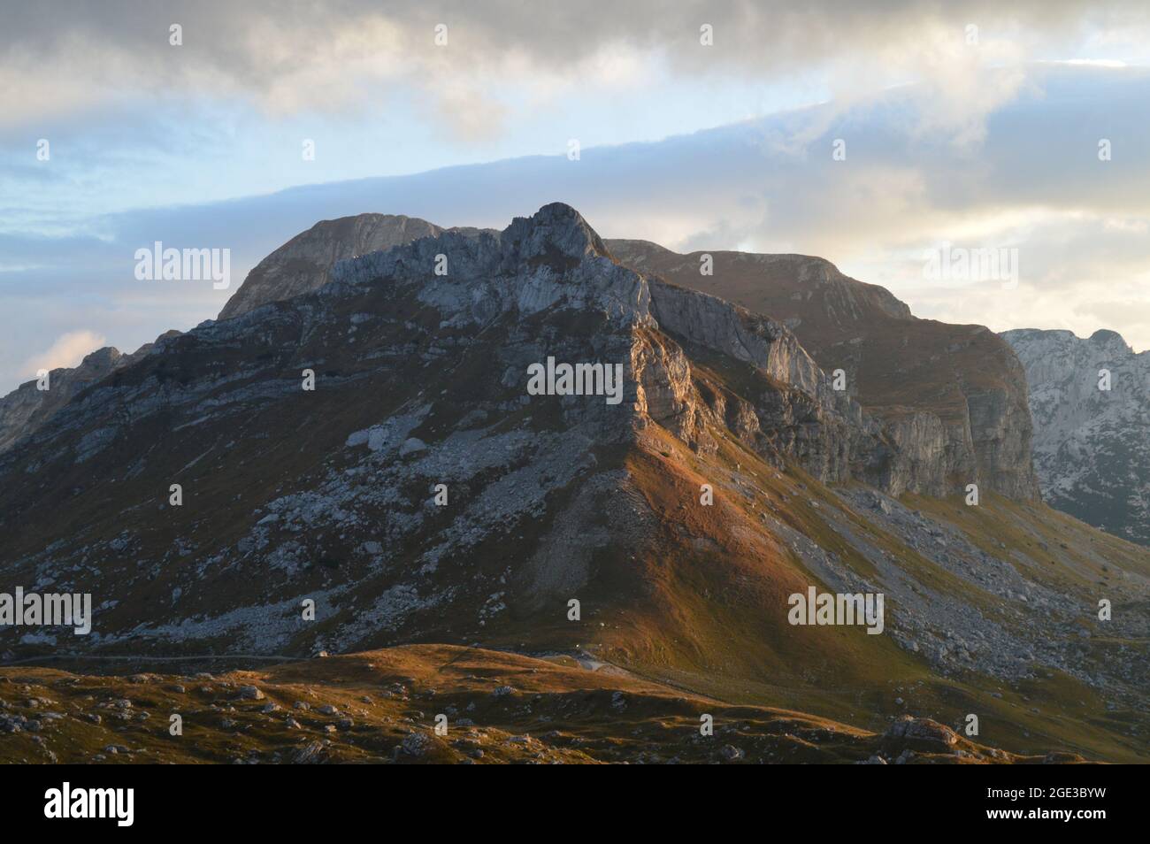 Hiking trail on Tara river and Durmitor mountain Stock Photo - Alamy