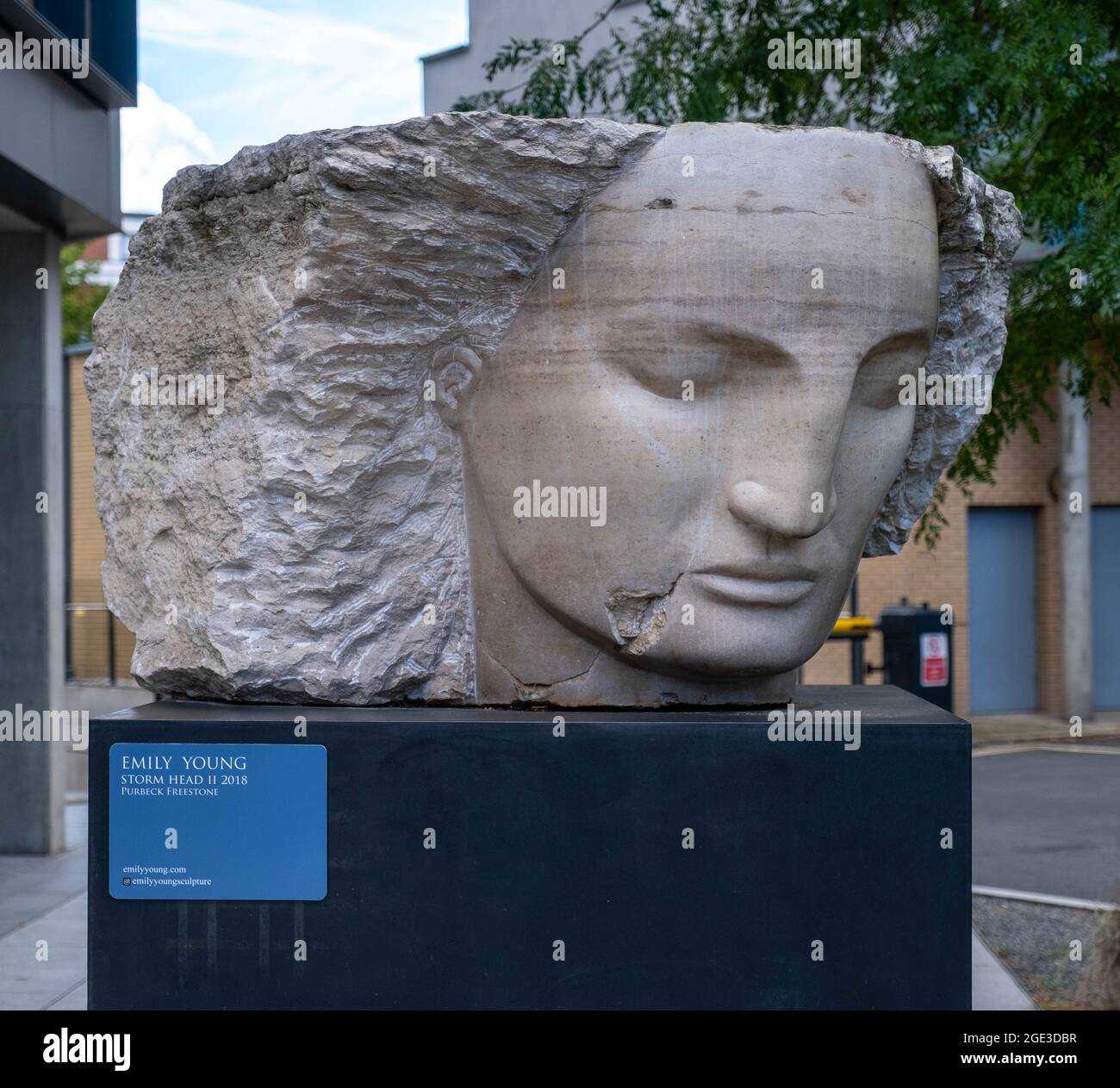 Emily young sculpture hi-res stock photography and images - Alamy