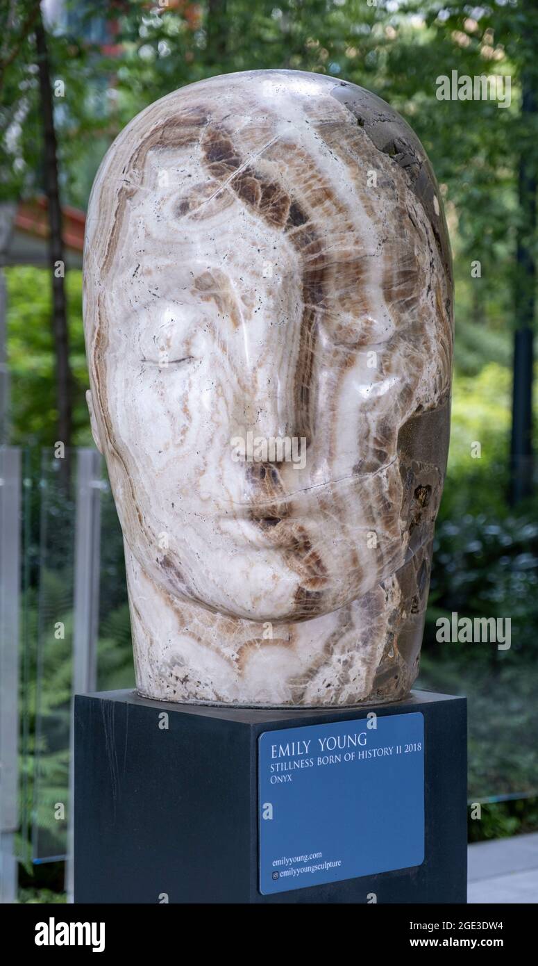 Emily young sculpture hi-res stock photography and images - Alamy