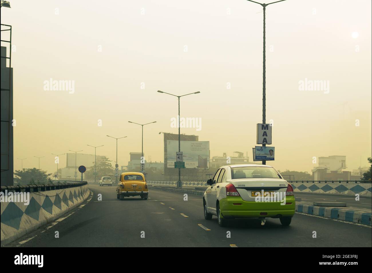 The maa flyover kolkata hi-res stock photography and images - Alamy