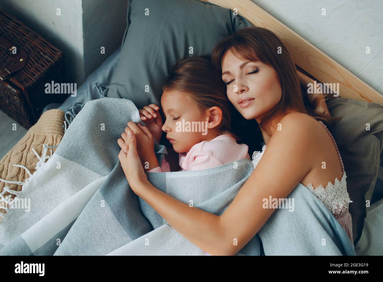 Good parenting hi-res stock photography and images - Alamy