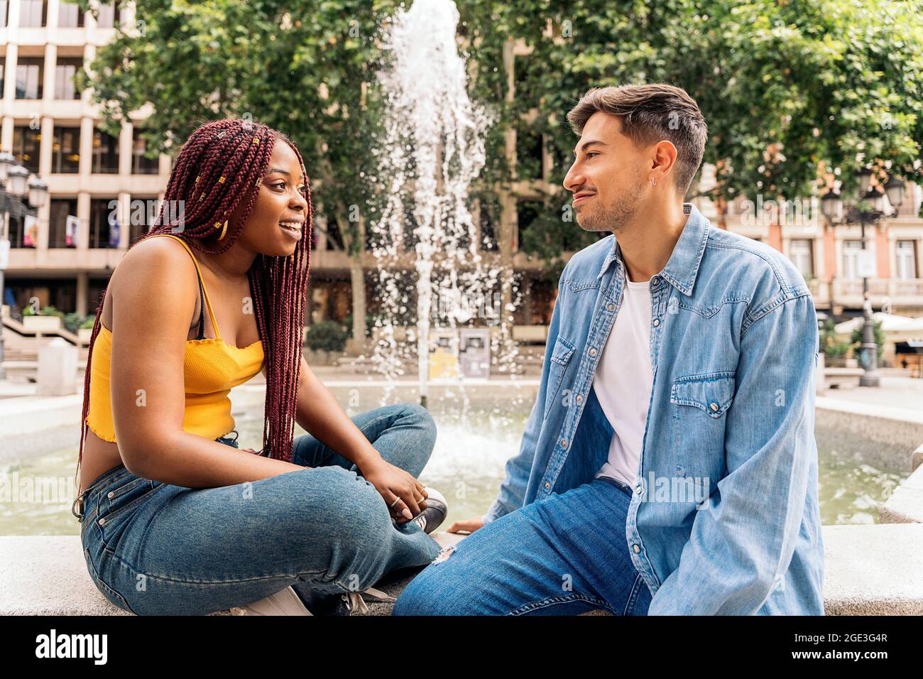 Multicultural urban life hi-res stock photography and images - Alamy