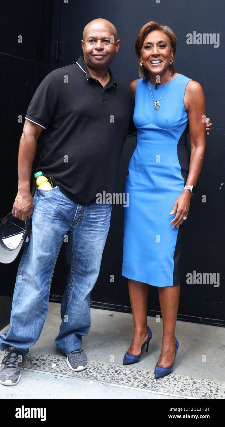 New York - NY - 20210708 Robin RobertsGeorge StephanopoulosJuju Chang ...