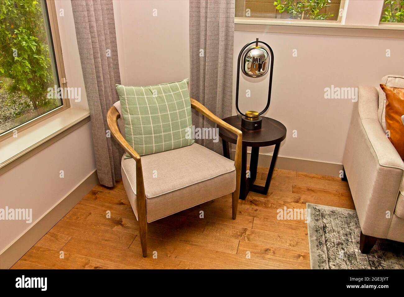 Decorator pillow hi-res stock photography and images - Alamy