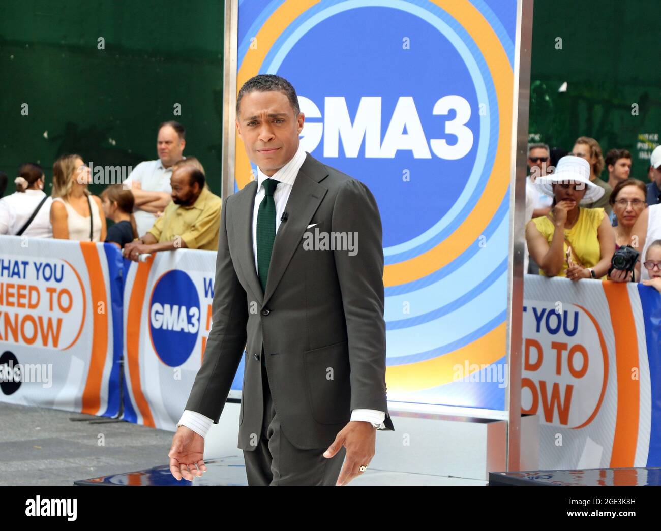 New York - NY - 20210708 Amy Robach and TJ Johnson on set of GMA3 the ...