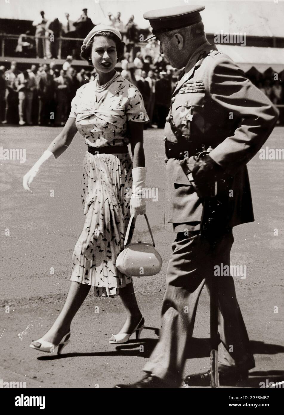Queen elizabeth ii 1954 in australia hi-res stock photography and ...