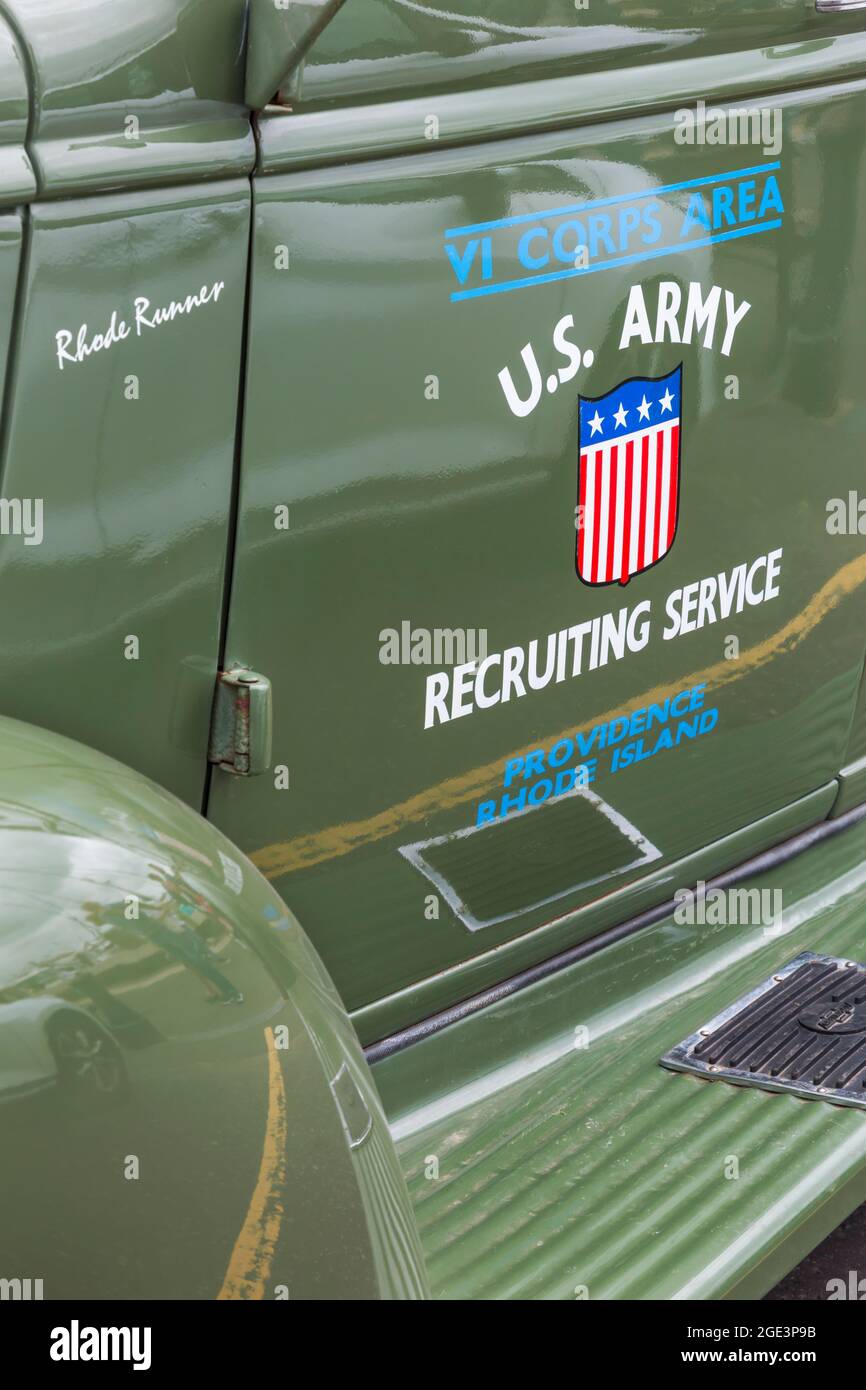 Army vehicle display area hi-res stock photography and images - Alamy