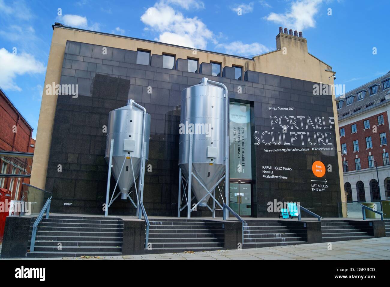 Leeds henry moore institute hi-res stock photography and images - Alamy