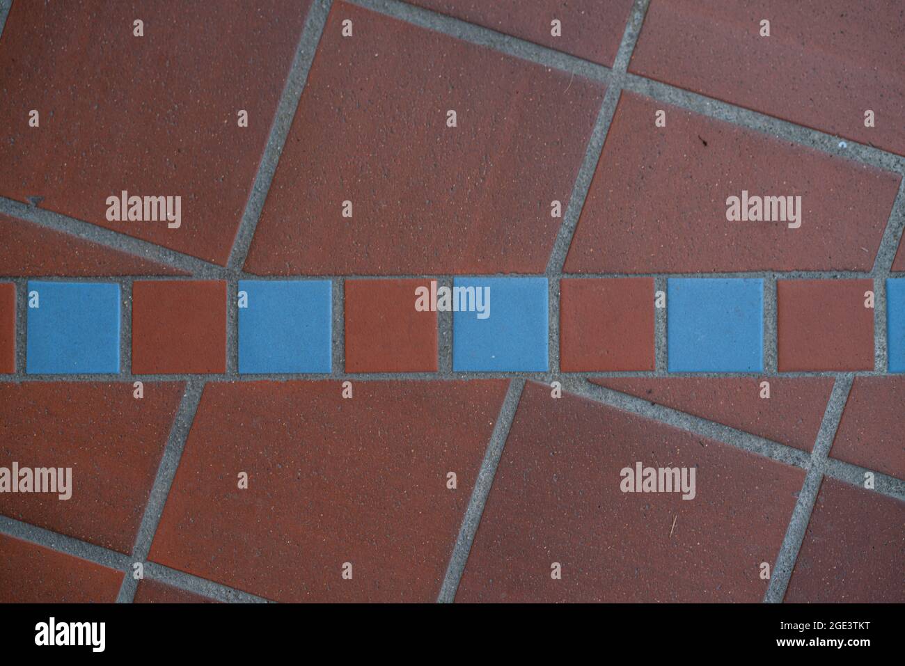 Footpath floor, tiles walkway pattern Stock Photo - Alamy