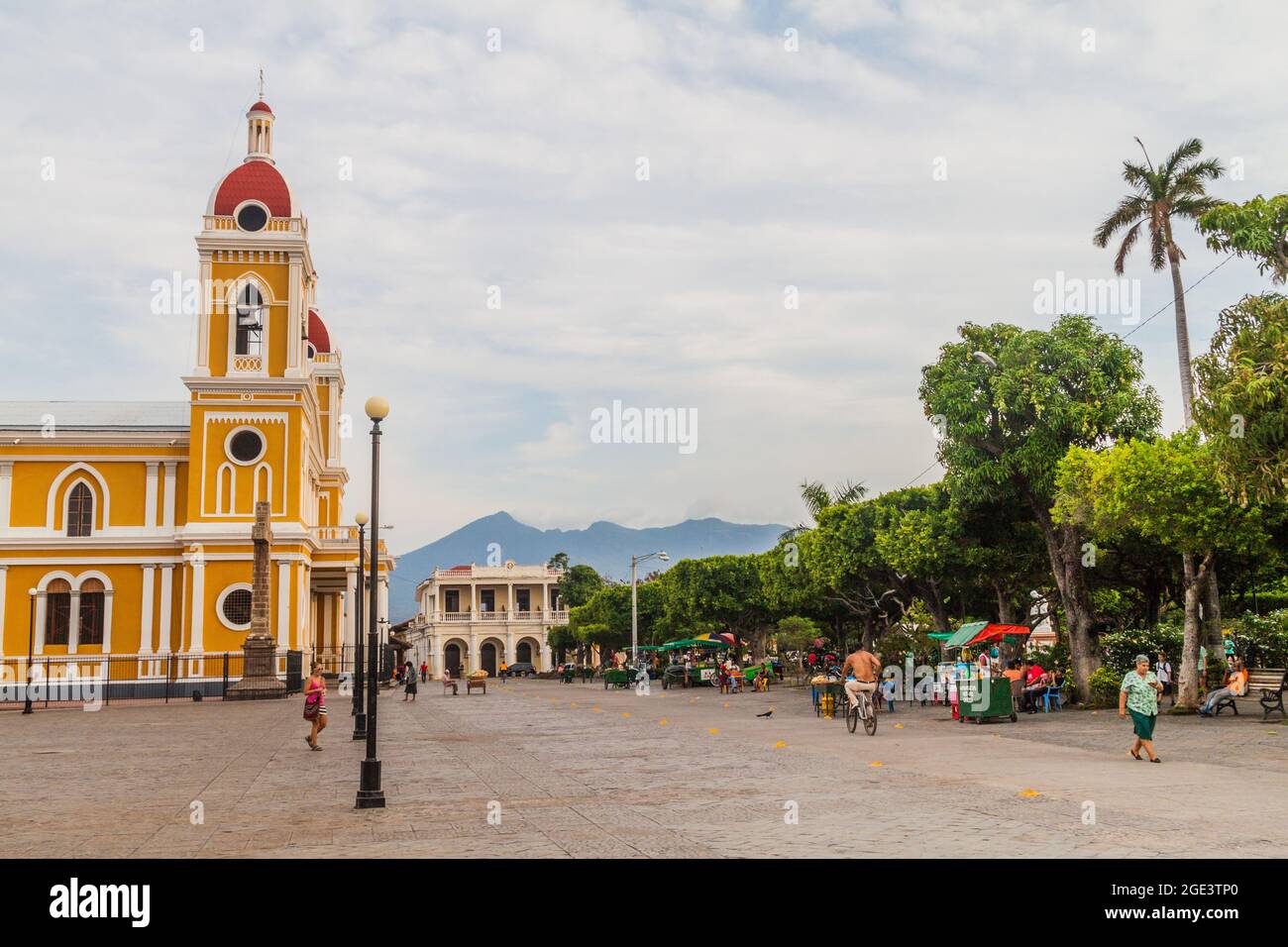 Granada nicaragua parque central hi-res stock photography and images ...