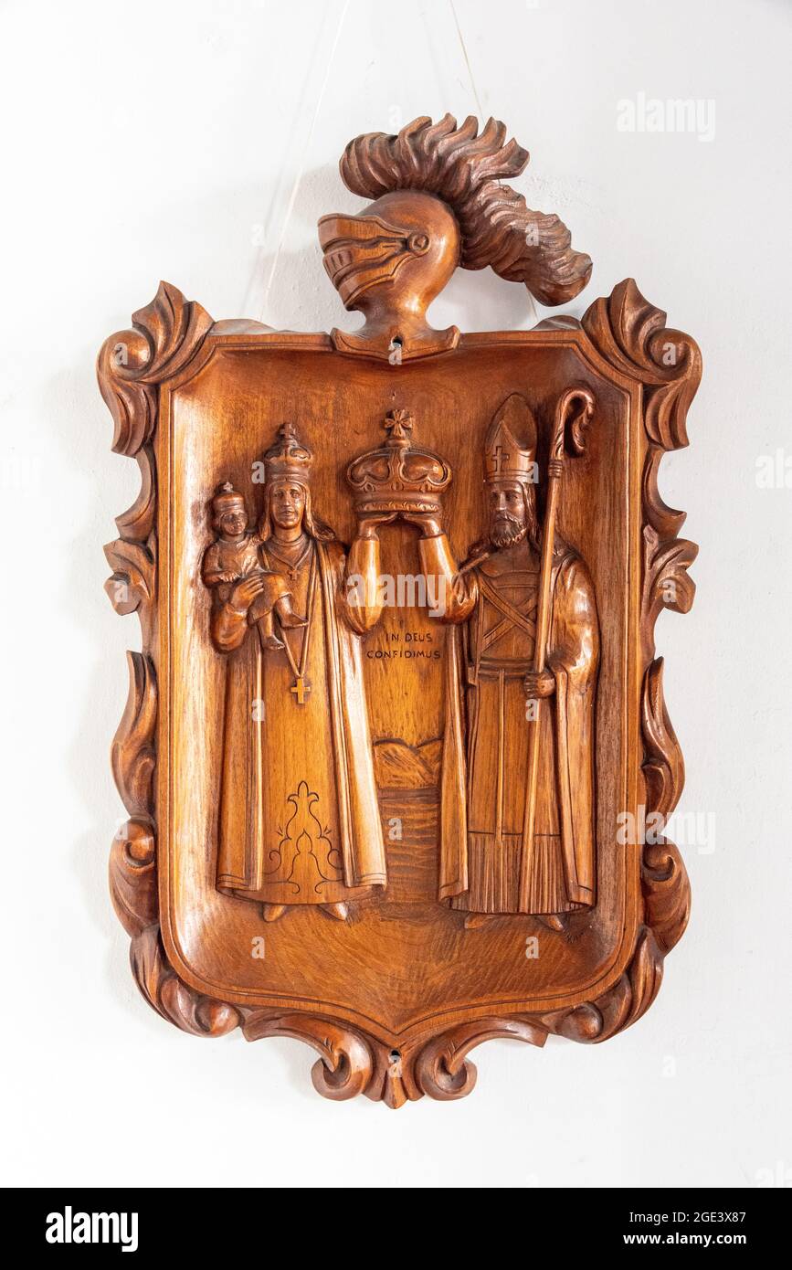 Wood. bas-relief coat of arms, Holguin, Cuba, 2016 Stock Photo - Alamy