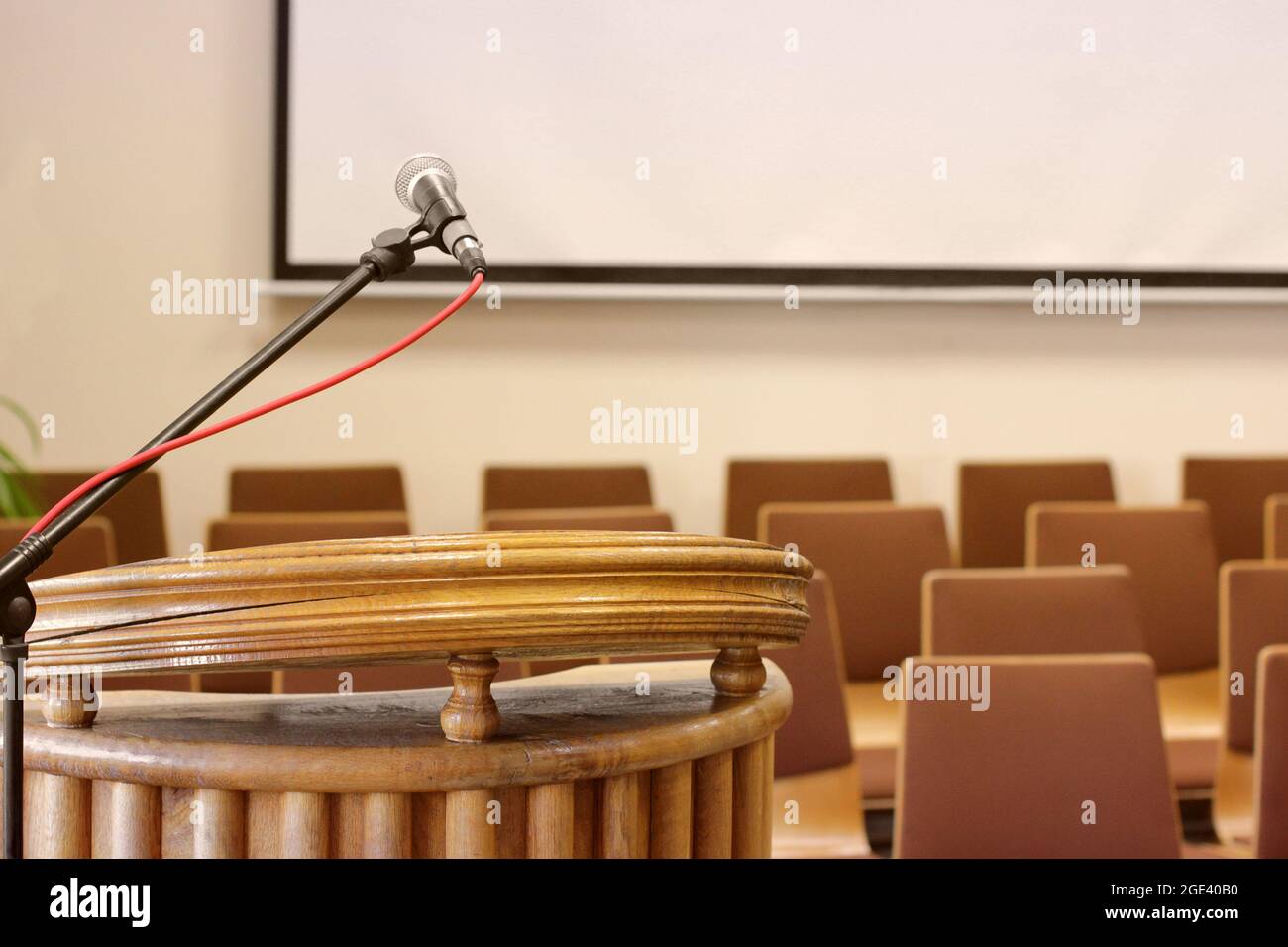 Pulpit. Microphone. Hall Stock Photo - Alamy