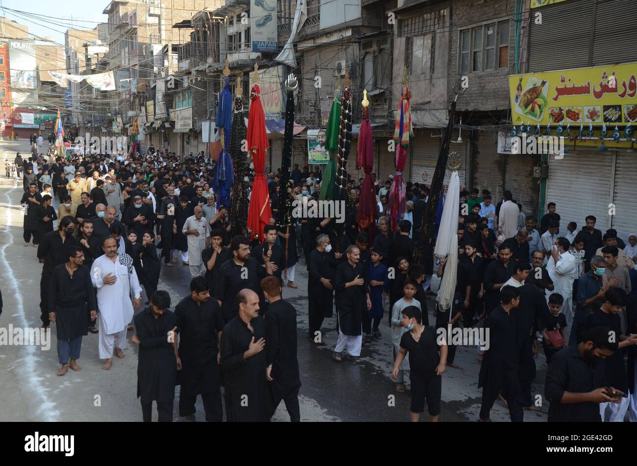Peshawar, Pakistan. 16th Aug, 2021. Shiite Muslims attend Muharram ...