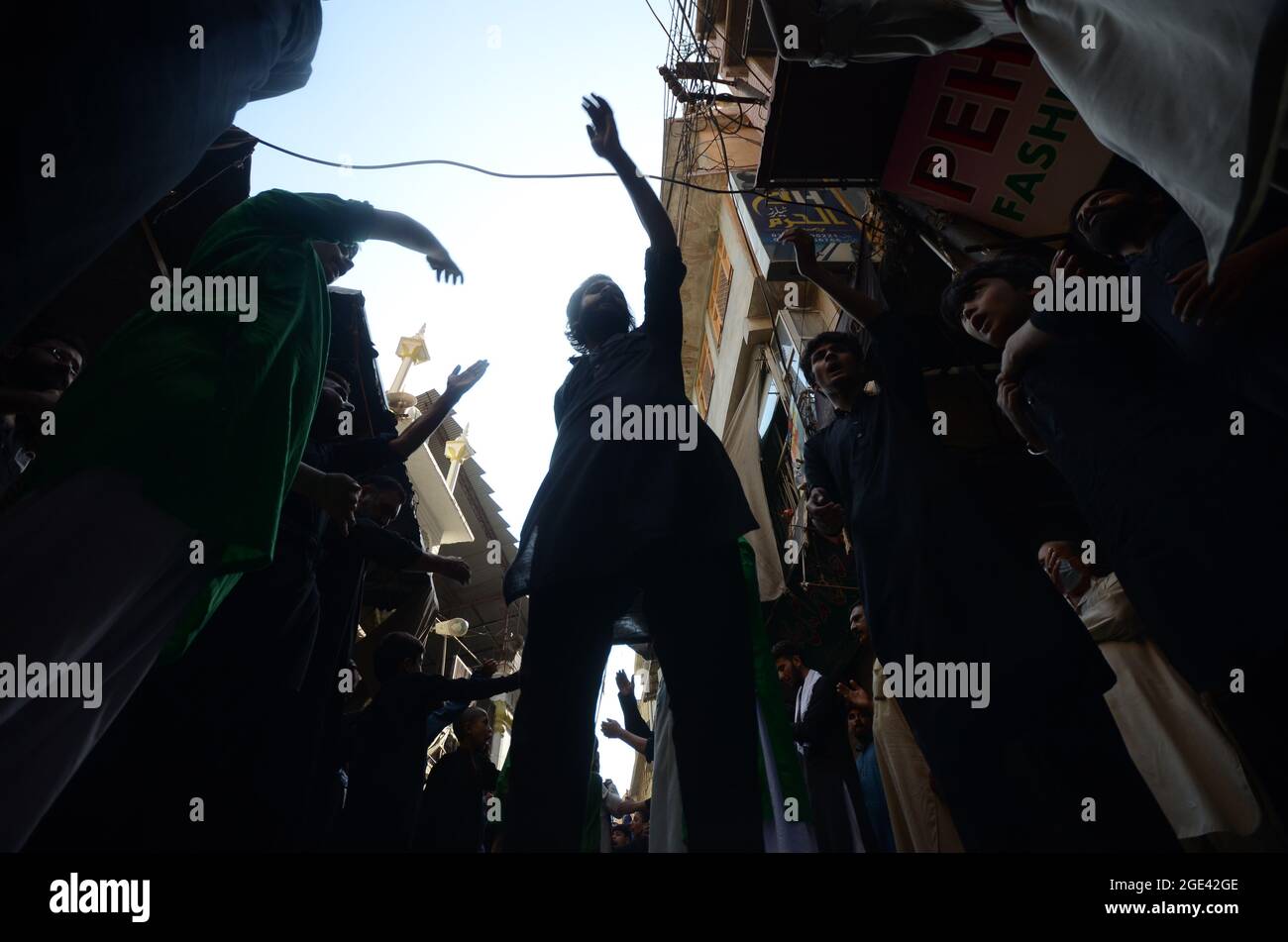 Peshawar, Pakistan. 16th Aug, 2021. Shiite Muslims attend Muharram ...