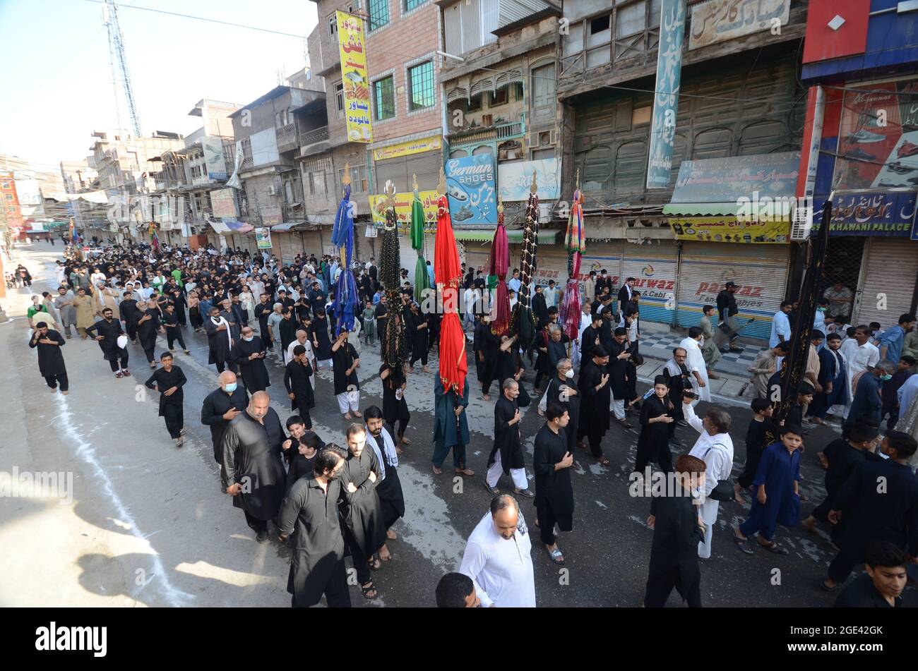 Peshawar, Pakistan. 16th Aug, 2021. Shiite Muslims attend Muharram ...