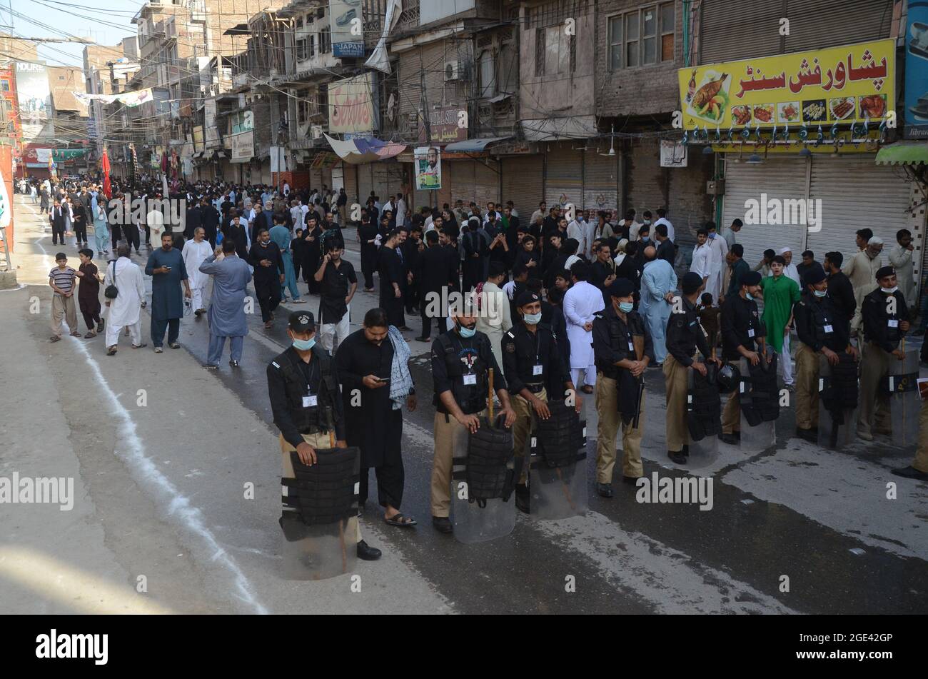 Peshawar, Pakistan. 16th Aug, 2021. Shiite Muslims attend Muharram ...