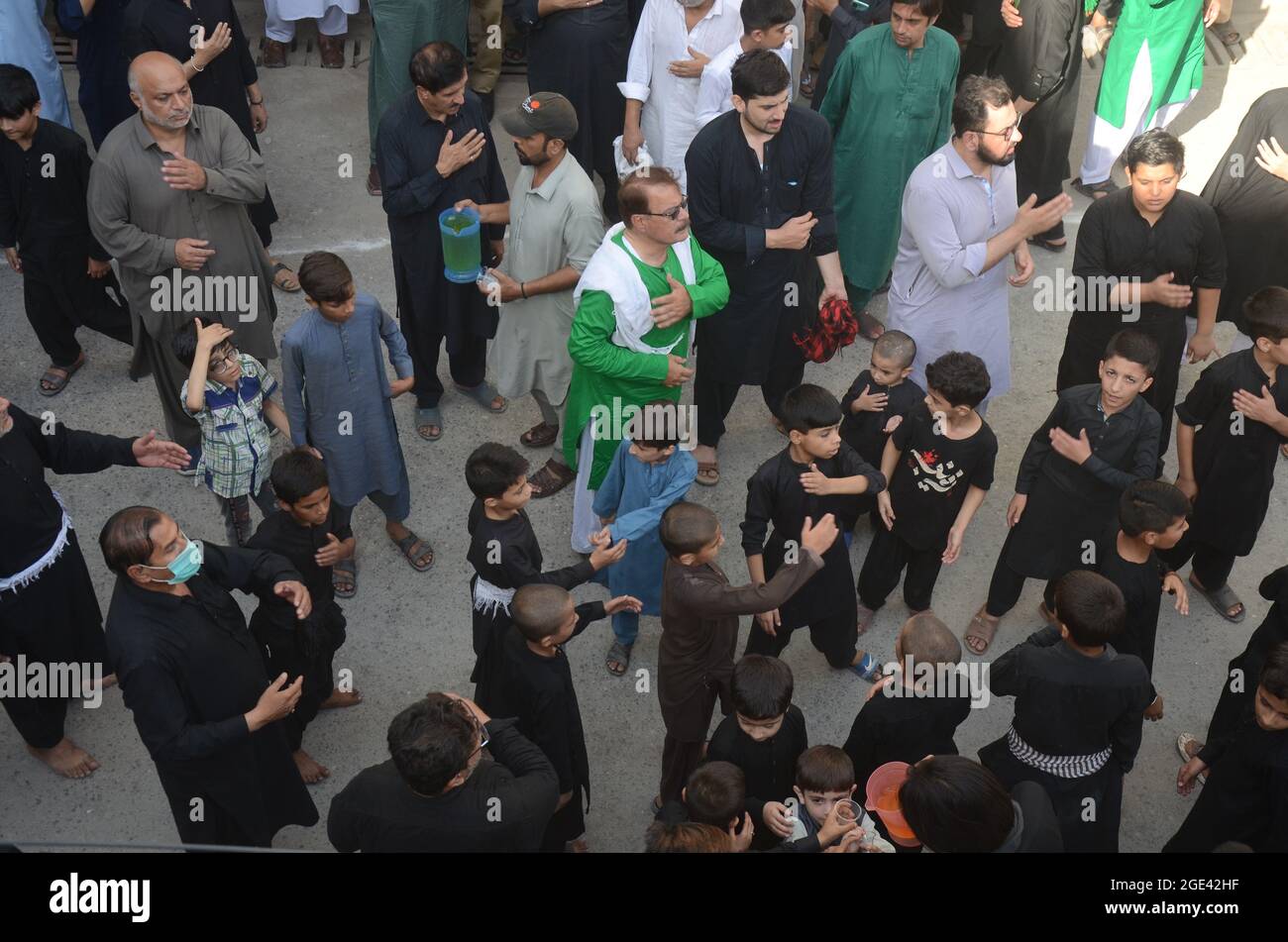 Peshawar, Pakistan. 16th Aug, 2021. Shiite Muslims attend Muharram ...