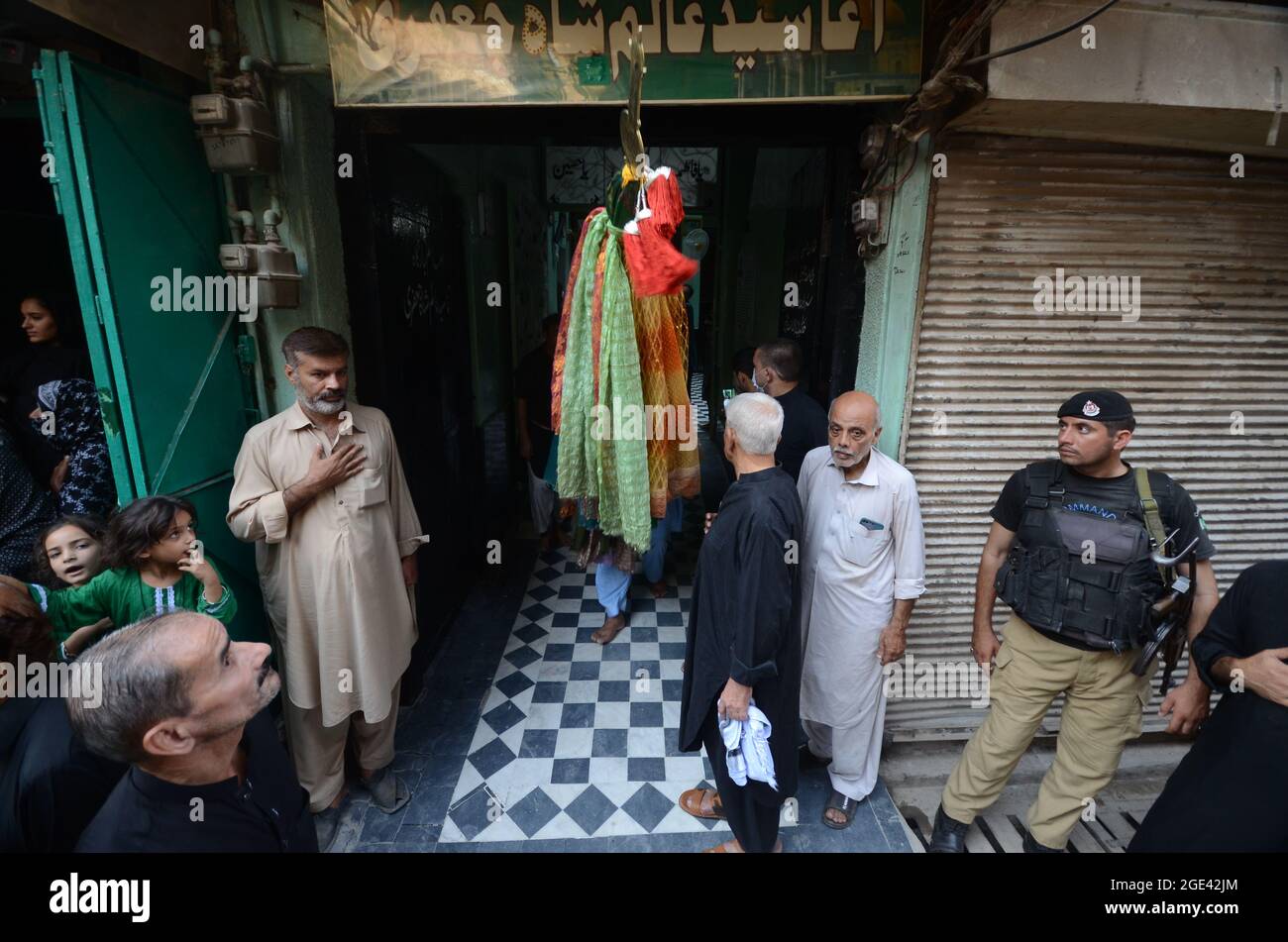 Peshawar, Pakistan. 16th Aug, 2021. Shiite Muslims attend Muharram ...