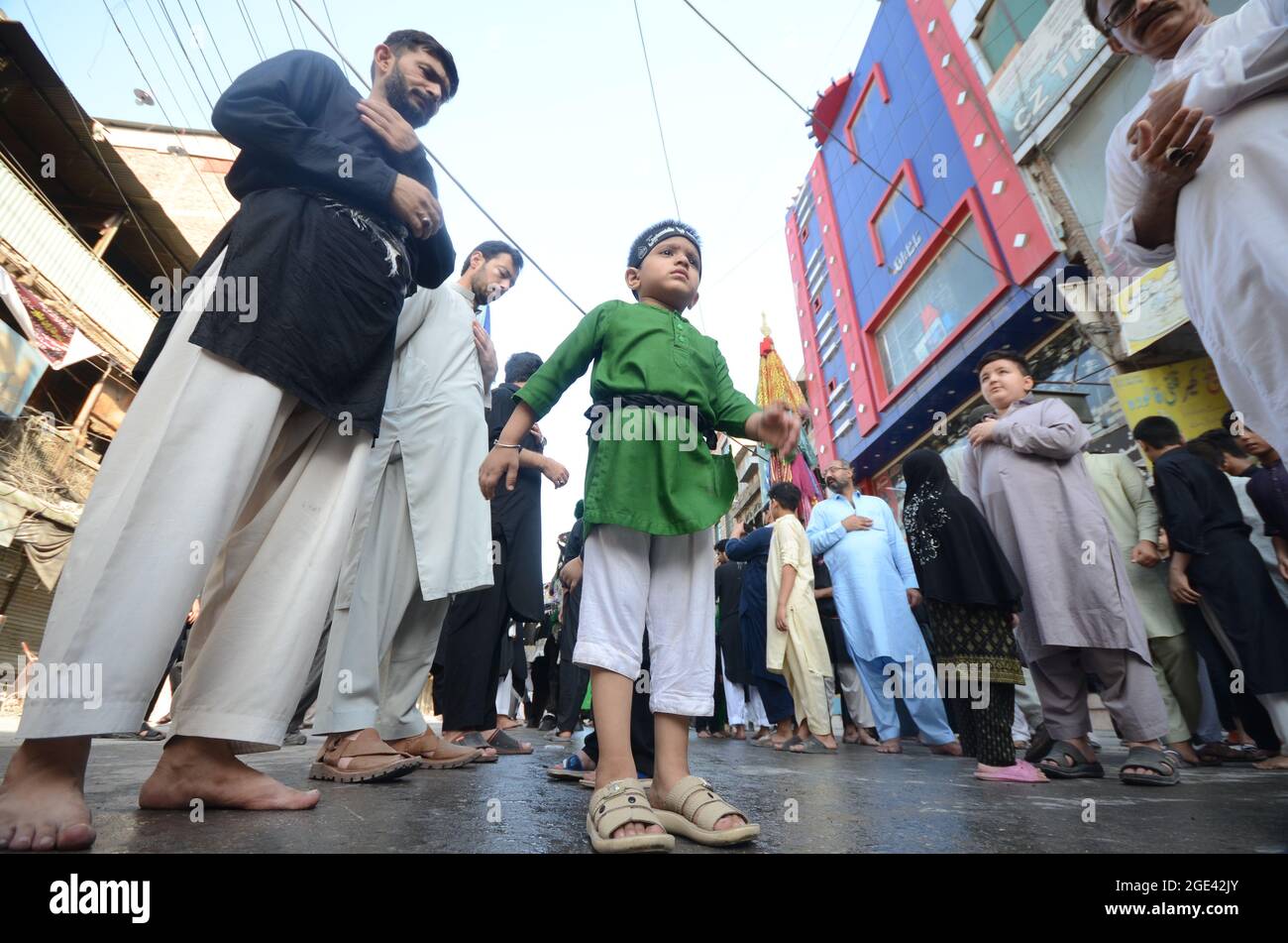 Peshawar, Pakistan. 16th Aug, 2021. Shiite Muslims attend Muharram ...