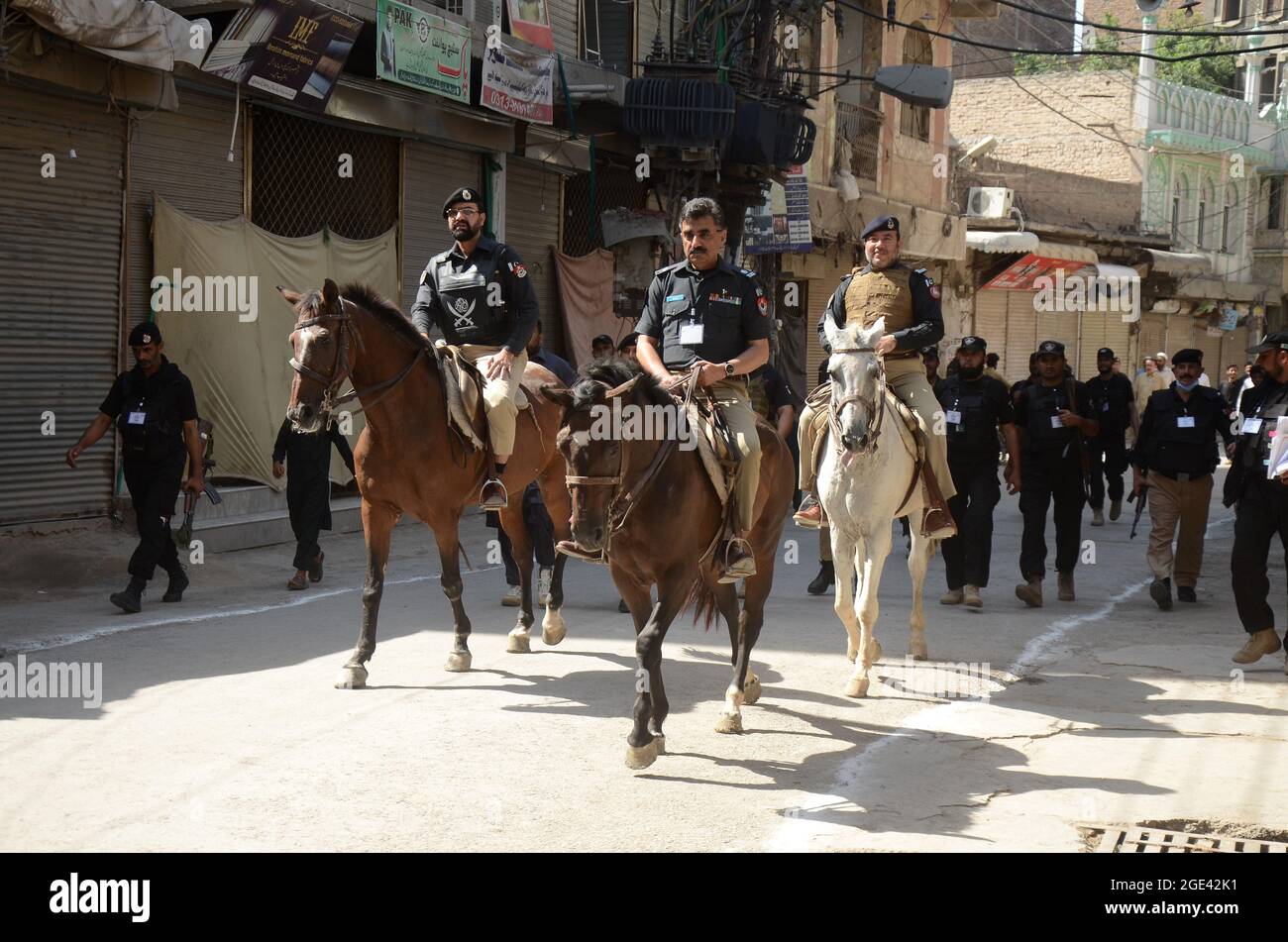 Peshawar, Pakistan. 16th Aug, 2021. Shiite Muslims attend Muharram ...