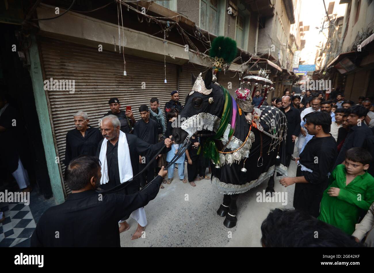 Peshawar, Pakistan. 16th Aug, 2021. Shiite Muslims attend Muharram ...