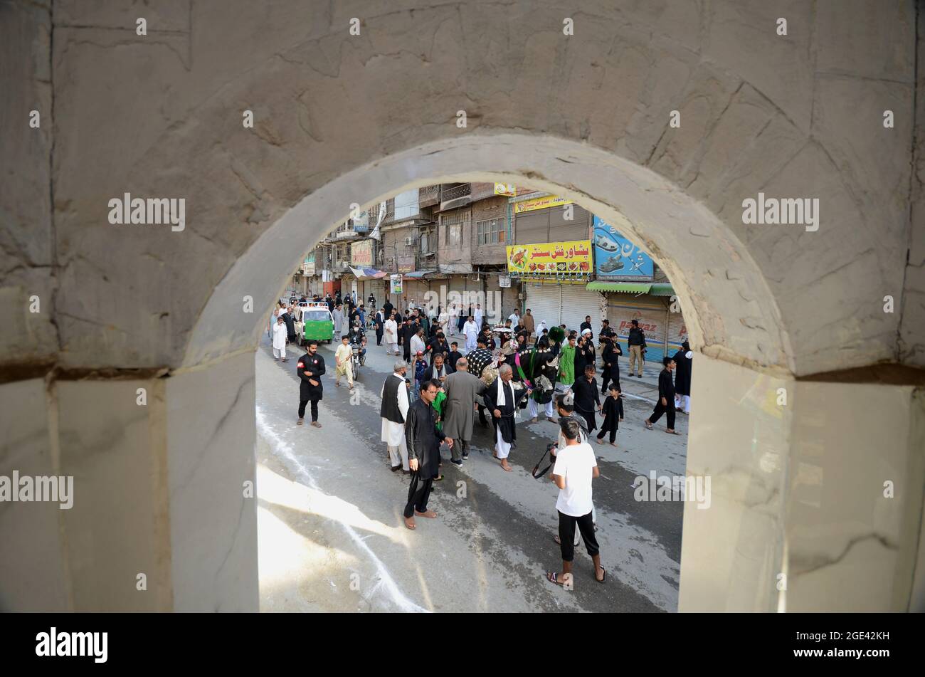 Peshawar, Pakistan. 16th Aug, 2021. Shiite Muslims attend Muharram ...
